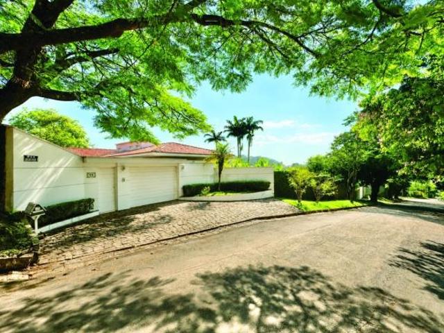 Casa para Venda em Cotia, Granja Viana, 4 dormitórios, 4 suítes, 6 banheiros, 12 vagas