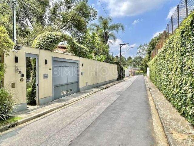 Casa para Venda em Cotia, Granja Viana, 4 dormitórios, 4 suítes, 6 banheiros, 8 vagas