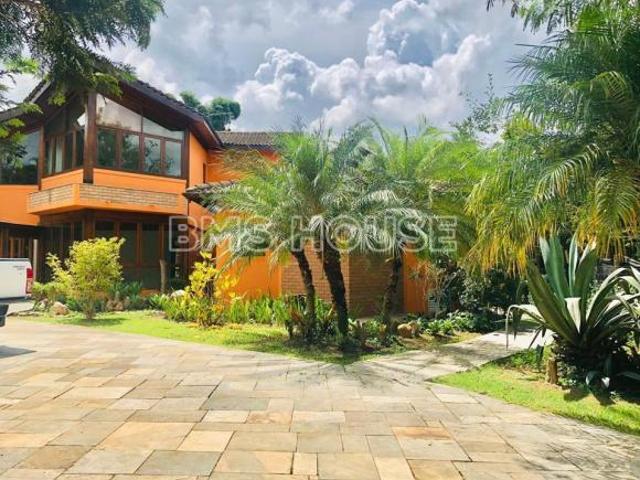 Casa para Venda em Cotia, Granja Viana, 5 dormitórios, 3 suítes, 5 banheiros, 6 vagas