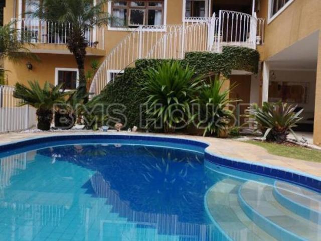 Casa para Venda em Cotia, Granja Viana, 7 dormitórios, 5 suítes, 7 banheiros, 6 vagas