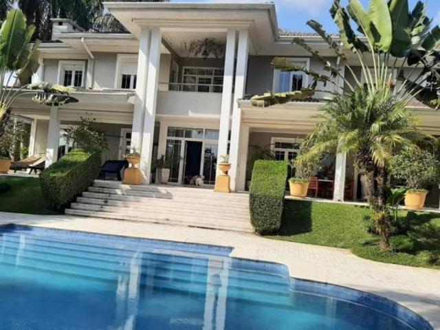 Casa para Venda em Cotia, Granja Viana, 8 dormitórios, 6 suítes, 9 banheiros, 8 vagas