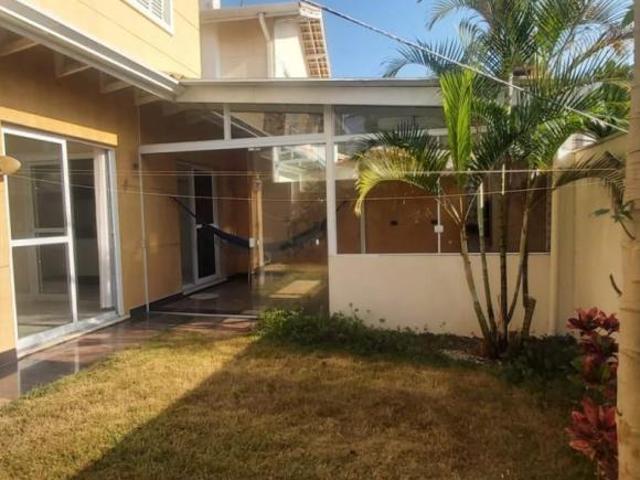 Casa para Venda em Cotia, Jardim Passárgada I, 4 dormitórios, 2 suítes, 5 banheiros, 3 vagas