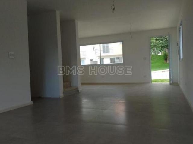 Casa para Venda em Cotia, Jardim Pioneiro, 3 dormitórios, 1 suíte, 4 banheiros, 2 vagas