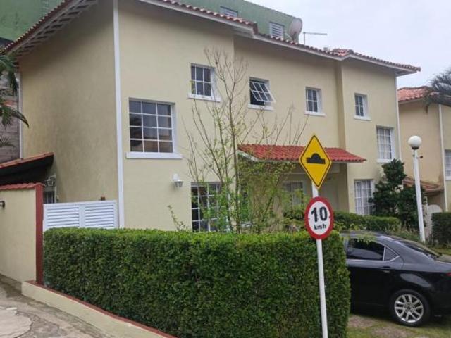 Casa para Venda em Cotia, Jardim Torino, 2 dormitórios, 2 banheiros, 2 vagas