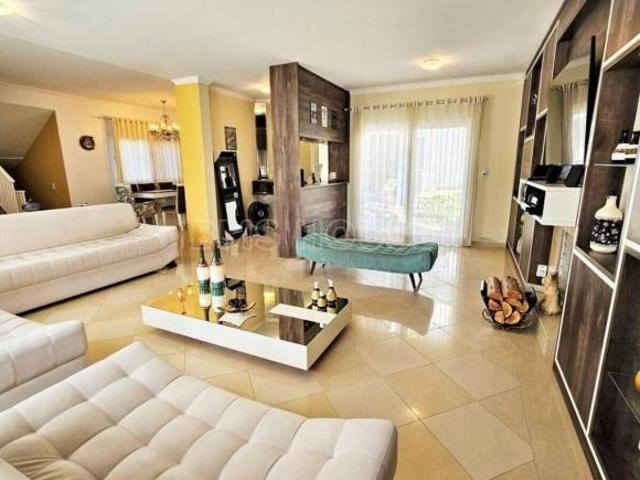 Casa para Venda em Cotia, São Paulo II, 4 dormitórios, 4 suítes, 6 banheiros, 4 vagas