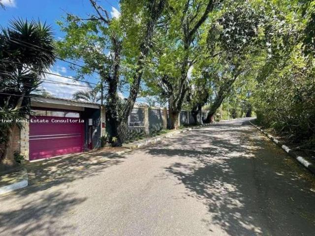Casa para Venda em Cotia, Vila Santo Antônio, 4 dormitórios, 3 suítes, 5 banheiros, 6 vagas