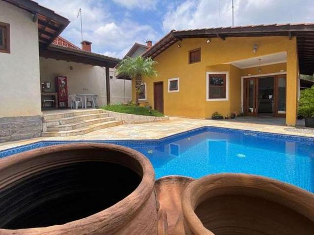 Casa para Venda em Cotia/SP 3 Dorm. 361 m2 Área Útil