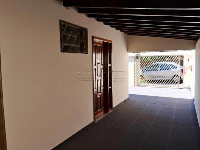 Casa para venda em Cohab de 146.00m² com 3 Quartos, 1 Suite e 2 Garagens