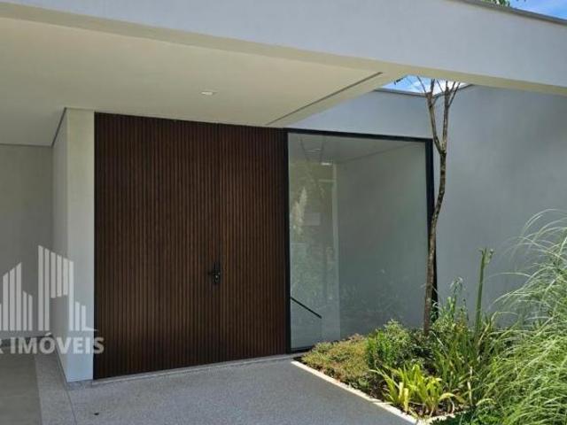 Casa para venda em Colinas De Parnaíba I de 300.00m² com 5 Quartos, 2 Suites e 4 Garagens