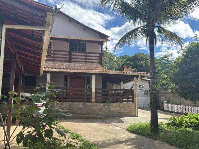 Casa para venda em Colonial de 259.00m² com 4 Quartos, 1 Suite e 4 Garagens