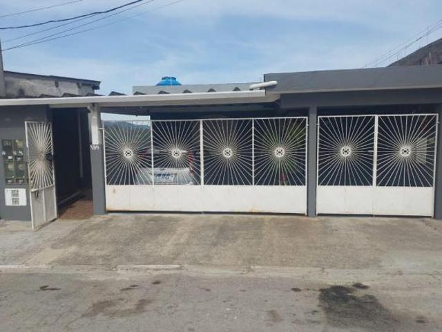 Casa para venda em Companhia Fazenda Belém de 220.00m² com 3 Quartos e 3 Garagens