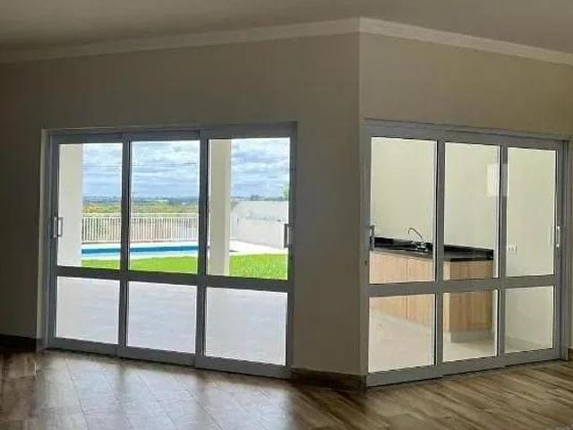 Casa para venda em Cond. Palmeiras Imperiais de 300.00m² com 3 Quartos, 3 Suites e 6 Garagens