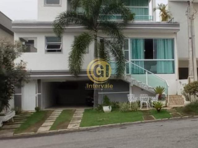 Viva com conforto e exclusividade: Sobrado de Alto Padrão à Venda no Golden Park em Jacareí SP!