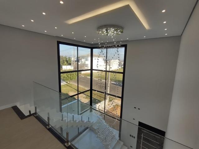 Casa para venda em Condomínio Vila Verona de 305.00m² com 3 Quartos, 3 Suítes e 4 Garagens