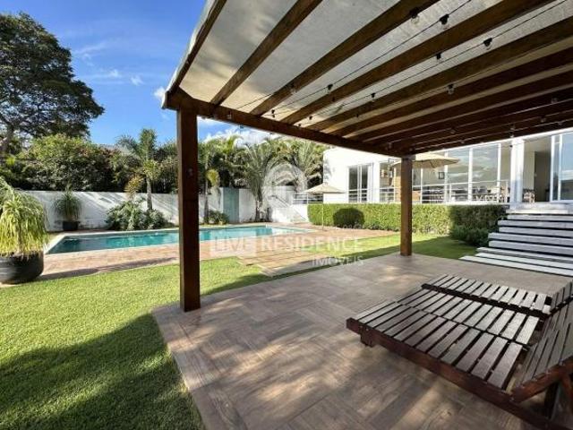 Casa para venda em Condominio Village Das Palmeiras de 550.00m² com 6 Quartos, 4 Suites e 4 Garagens