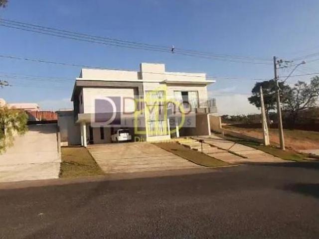 Casa para venda em Condomínio Village Ipanema de 340.00m² com 3 Quartos, 3 Suites e 9 Garagens