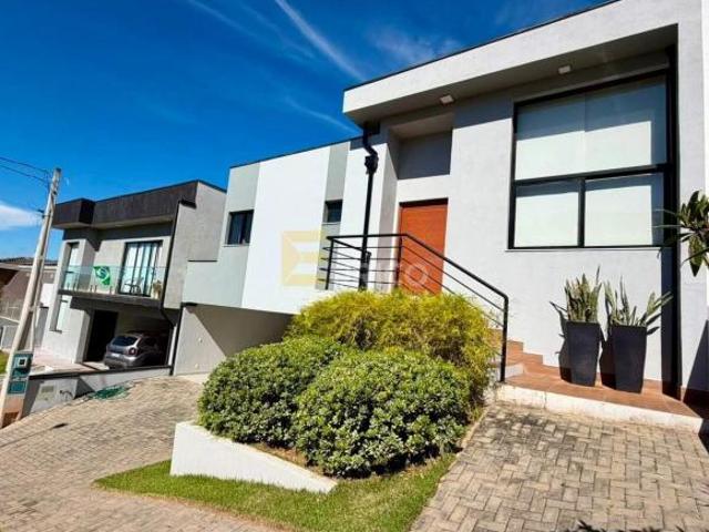 Casa para venda em Condominio Villagio Di Napolli de 237.00m² com 3 Quartos, 3 Suites e 4 Garagens