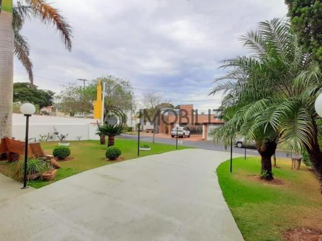 Casa para venda em Condomínio Zuleika Jabour de 434.00m² com 4 Quartos, 2 Suites e 6 Garagens
