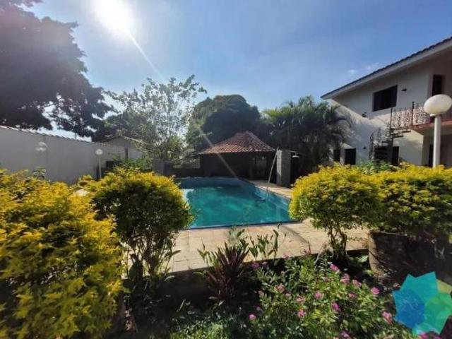 Casa para venda em Condomínio Zuleika Jabour de 350.00m² com 4 Quartos, 2 Suites e 5 Garagens