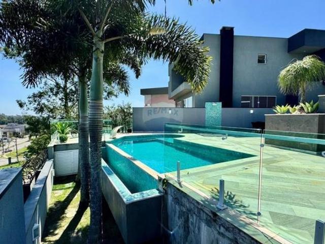 Casa para venda em Condomínio Aruã Brisas de 350.00m² com 3 Quartos, 3 Suites e 10 Garagens