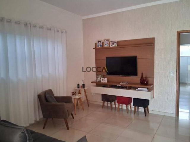 Casa para venda em Condomínio Bella Città de 210.00m² com 3 Quartos, 1 Suite e 4 Garagens