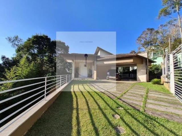 Casa para venda em condomínio com 3 suítes na Serra da Cantareira