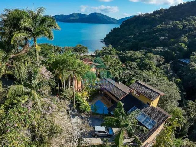 Casa para venda em Condomínio Domingas Dias de 408.00m² com 6 Quartos, 6 Suites e 4 Garagens