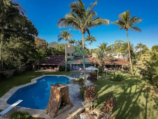 Casa para venda em Condomínio Domingas Dias de 731.00m² com 5 Quartos, 5 Suites e 6 Garagens