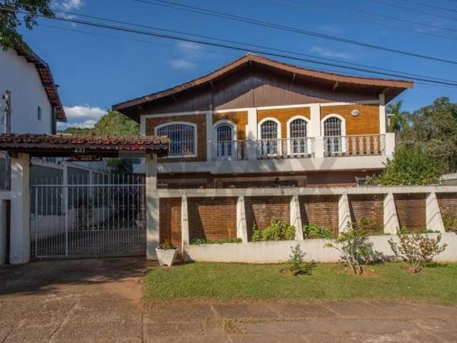 Casa para venda em Condomínio Estância Dos Lagos de 446.00m² com 3 Quartos e 2 Garagens