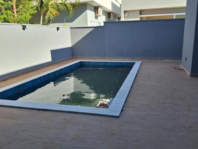 Casa para venda em Condomínio Habiana 2 de 240.00m² com 3 Quartos, 33 Suites e 3 Garagens