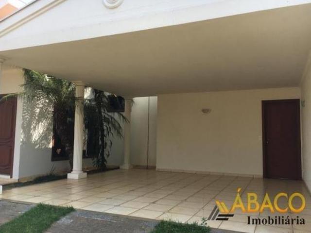 Casa para venda em Condominio Ise Koizume de 219.00m² com 3 Quartos, 1 Suite e 2 Garagens