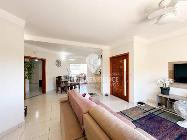 Casa para venda em Condomínio Itatiba Country Club de 168.00m² com 4 Quartos, 3 Suites e 2 Garagens