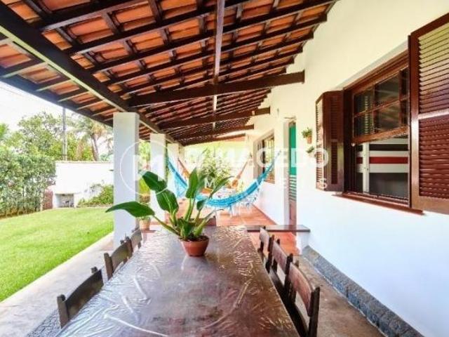Casa para venda em Condominio Lagoinha de 430.00m² com 6 Quartos, 4 Suites e 4 Garagens