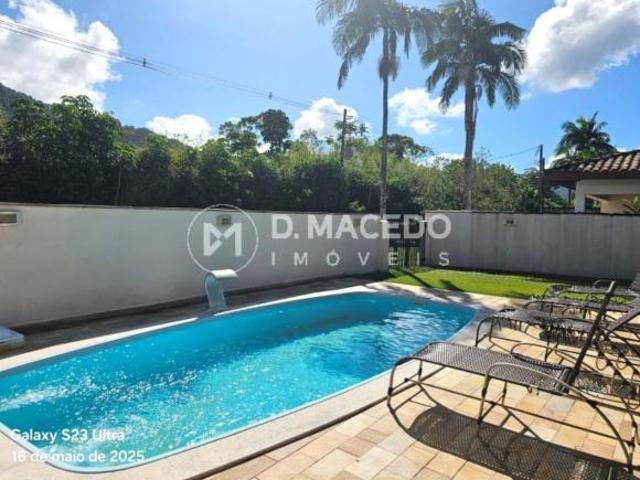 Casa para venda em Condominio Lagoinha de 247.00m² com 6 Quartos, 6 Suites e 3 Garagens