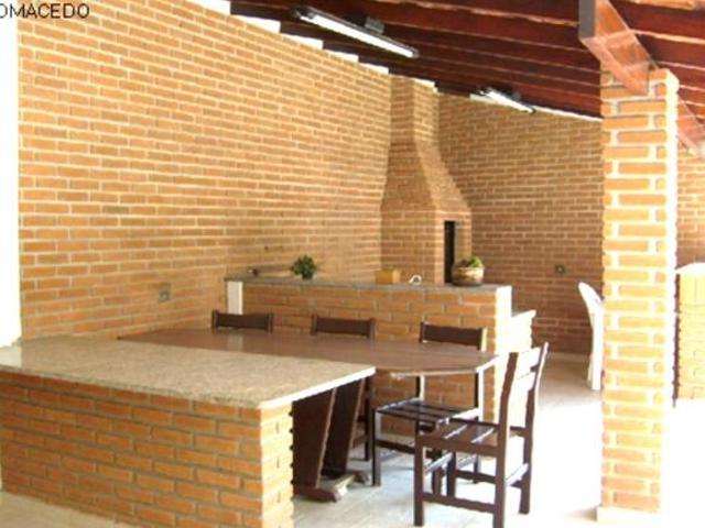 Casa para venda em Condominio Lagoinha de 250.00m² com 4 Quartos, 2 Suites e 4 Garagens