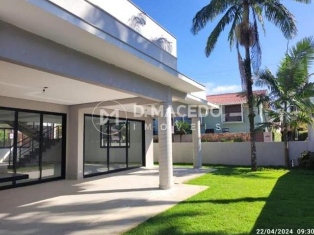 Casa para venda em Condominio Lagoinha de 270.00m² com 4 Quartos, 4 Suites e 3 Garagens