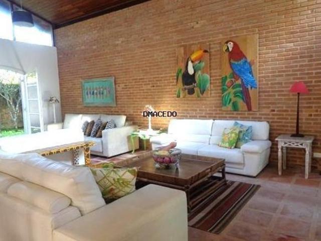 Casa para venda em Condominio Lagoinha de 271.00m² com 3 Quartos, 3 Suites e 2 Garagens