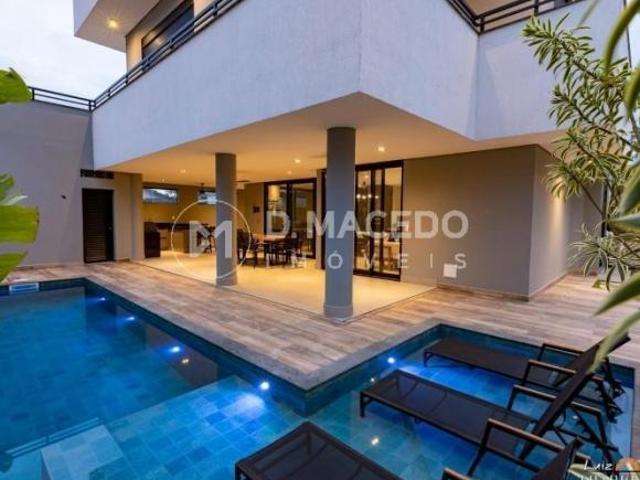 Casa para venda em Condominio Lagoinha de 330.00m² com 5 Quartos, 5 Suites e 2 Garagens