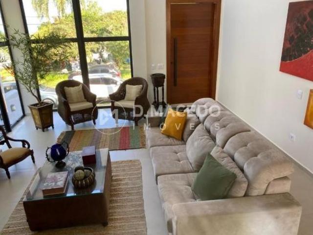 Casa para venda em Condominio Lagoinha de 388.00m² com 4 Quartos, 4 Suites e 2 Garagens
