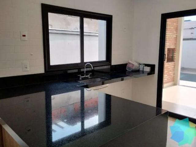 Casa para venda em Condomínio Lagos D&apos icaraí de 166.00m² com 3 Quartos, 1 Suite e 2 Garagens