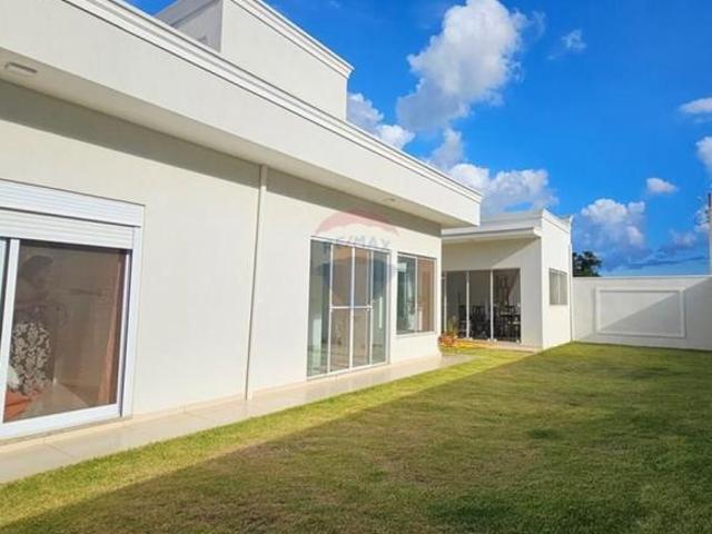 Casa para venda em Condomínio Morro Vermelho de 137.00m² com 3 Quartos, 1 Suite e 2 Garagens