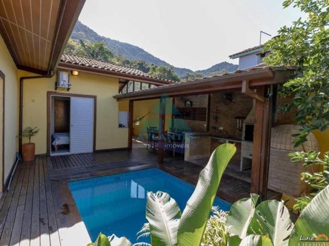 Casa para venda em Condomínio Pedra Verde de 130.00m² com 4 Quartos, 3 Suites e 3 Garagens