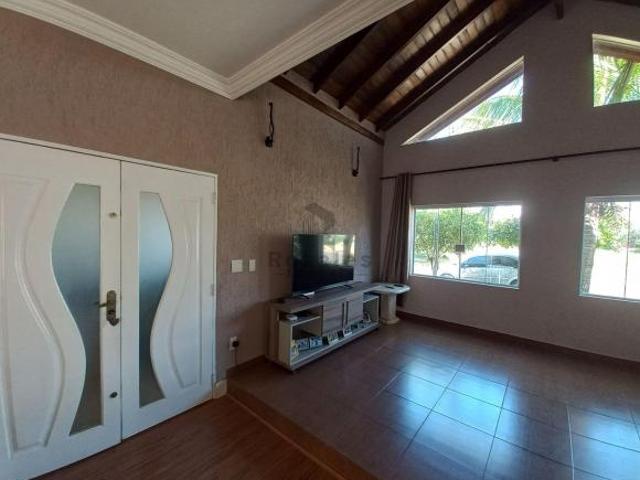Casa para venda em Condomínio Raízes de 190.00m² com 4 Quartos, 1 Suite e 2 Garagens