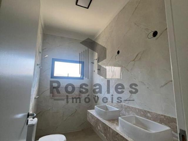 Casa para venda em Condomínio Royal Garden de 183.00m² com 3 Quartos, 3 Suites e 4 Garagens