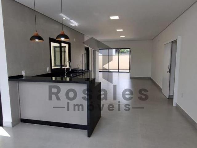 Casa para venda em Condomínio Royal Garden de 200.00m² com 3 Quartos, 3 Suites e 4 Garagens