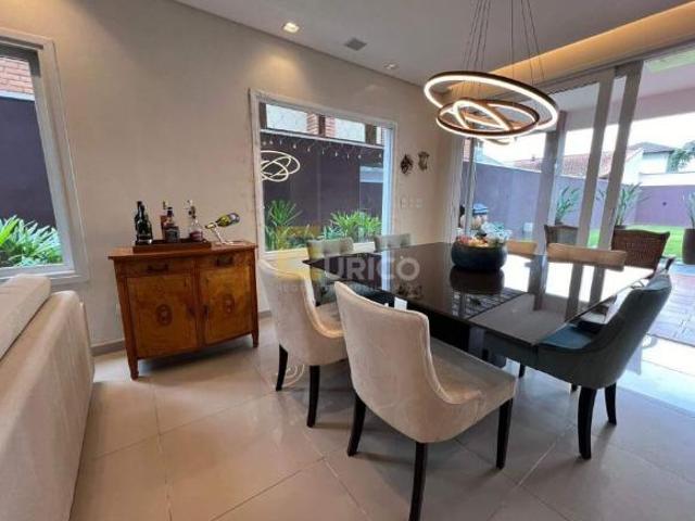 Casa para venda em Condomínio São Paulo II de 380.00m² com 4 Quartos, 4 Suites e 4 Garagens
