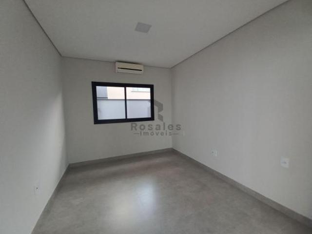 Casa para venda em Condomínio Siena de 258.00m² com 3 Quartos, 3 Suites e 2 Garagens
