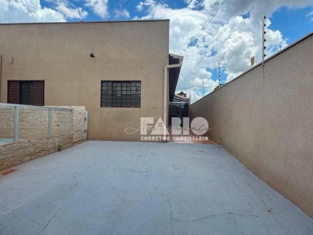 Casa para venda em Conjunto Habitacional Costa Do Sol de 110.00m² com 3 Quartos, 1 Suite e 2 Garagen