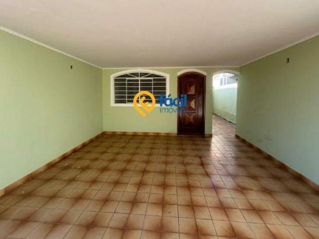 Casa para venda em Conjunto Habitacional José Guzzo de 200.00m² com 3 Quartos e 4 Garagens