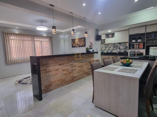 Casa para venda em Conjunto Residencial Jardim Do Mirante em Botucatu São Paulo de 198.00m² com 3 Quartos, 2 Suítes e 3 Garagens